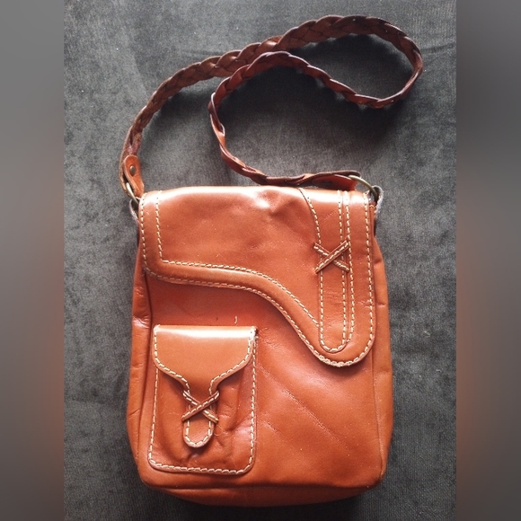 GAP | Bags | Gap Vintage Camel Leather Shoulder Bag | Poshmark